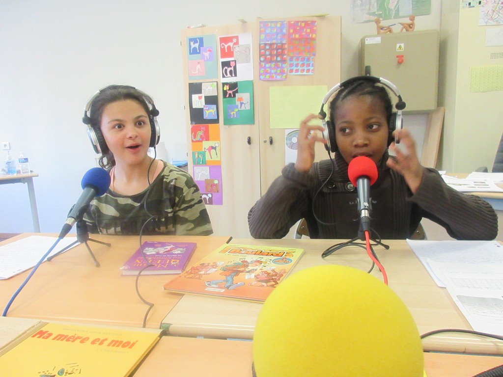 Montage en image d’un plateau radio – AriaNice Radio