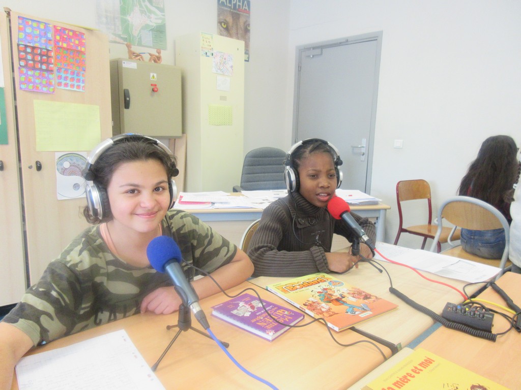 Montage en image d’un plateau radio – AriaNice Radio