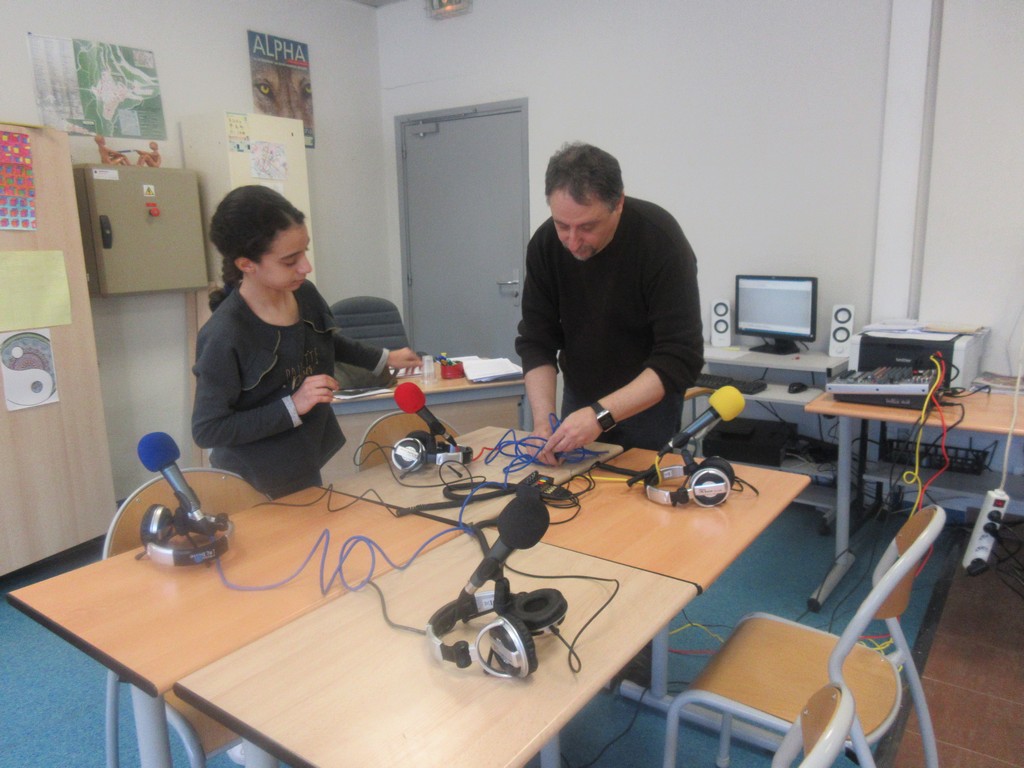 Montage en image d’un plateau radio – AriaNice Radio