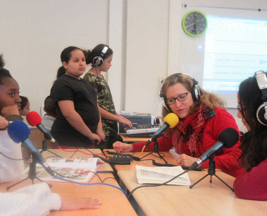 Montage en image d’un plateau radio – AriaNice Radio