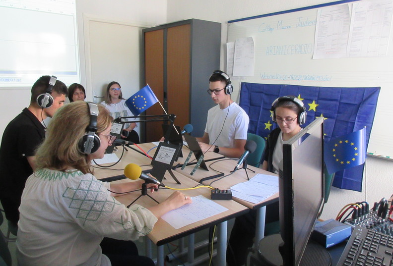 Plateau Radio Erasmus+ dans les studios de AriaNice Radio – AriaNice Radio